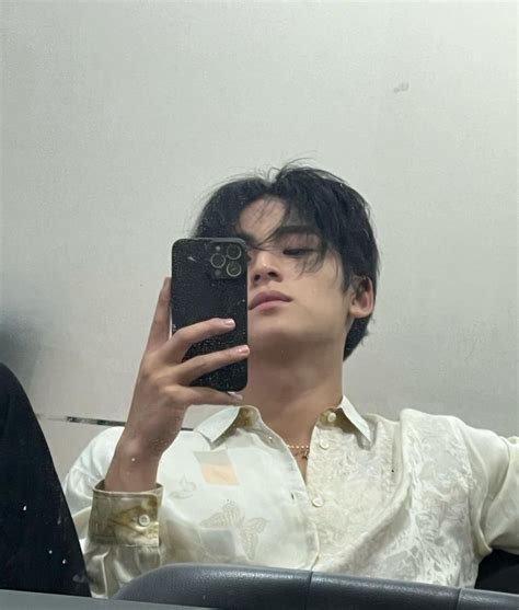 Seventeen Instagram Weibo On Twitter Mingyu Instagram