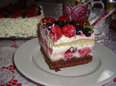 Dorothy Sweet Tort Cu Fructe De Padure