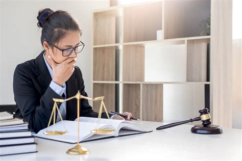 QUÉ ES LA SUSPENSIÓN PROVISIONAL Y DEFINITIVA EN EL AMPARO Abogados