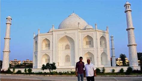 Indian Builds Taj Mahal Replica Home For Wife Gulf Times