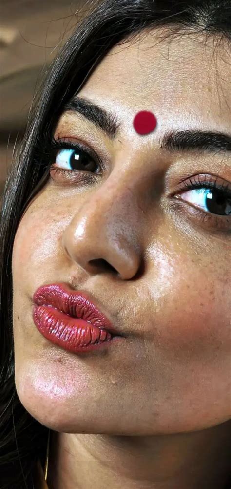 Juicy Lips Of My Wife Ready For My Bulls Scrolller