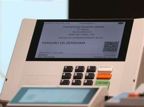 Simulador do TSE mostra como votar na urna eletrônica