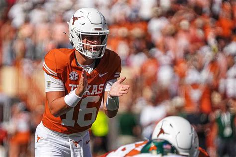 Peyton Manning Roasts Arch Over First Texas Touchdown Athlon Sports