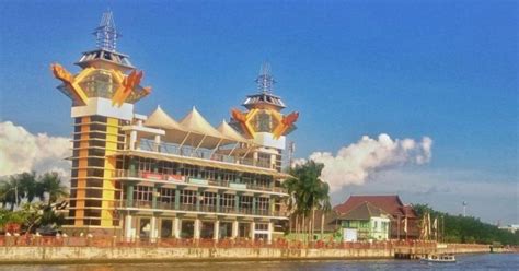 Top 14 Tempat Wisata Di Banjarmasin Yang Wajib Dikunjungi