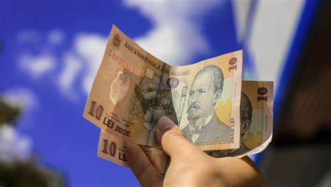 Se dau chiar și 15 000 de lei de persoană Cine sunt cei care pot