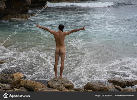 Hombre Desnudo Oc Ano Unidad Del Hombre Con Naturaleza Fotograf A De