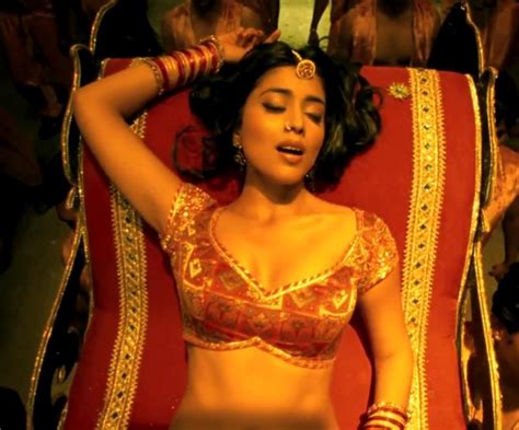 Naked Shriya Saran In Zila Ghaziabad