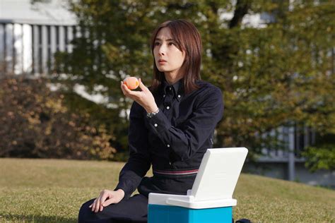 写真 2 10枚Cフジテレビ 女神の教室第2話 柊木北川景子が志望動機書を配布 学生たちの答えは MANTANWEB
