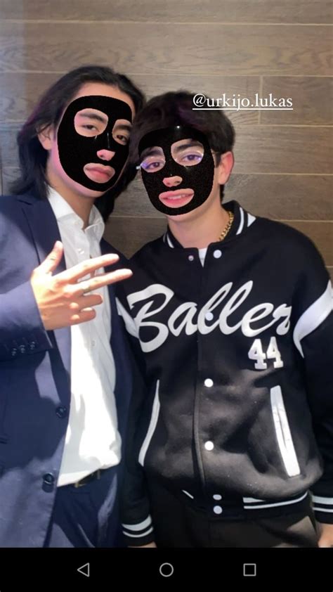 Pin De Ana En Lukas Urkijo En 2024 Famosos Divertidos Ver A Mi Novia