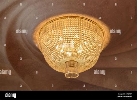 Lamp and ceiling of the main hall of the noble floor of Casa Batlló