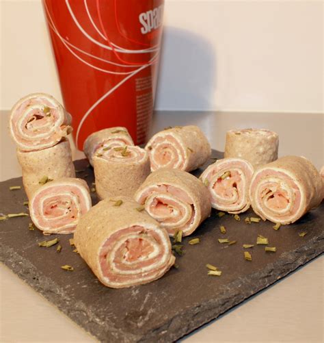 Roulés de crêpes au saumon fumé Caro est dans la cuisine