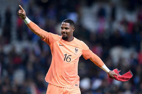 Foot Psg Mike Maignan Le Prochain Coup Norme Du Psg Foot