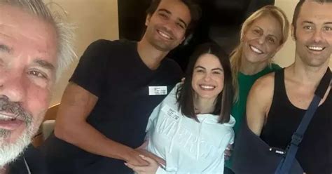 Mãe posta foto de Kayky Brito e comemora alta médica Coração explodindo
