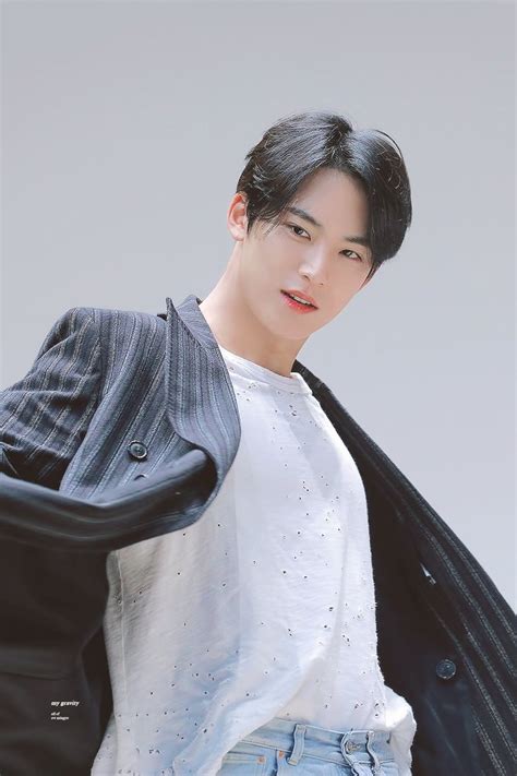 my gravity on Twitter 230507 민규의 포토타임 세븐틴 SEVENTEEN 민규 MINGYU