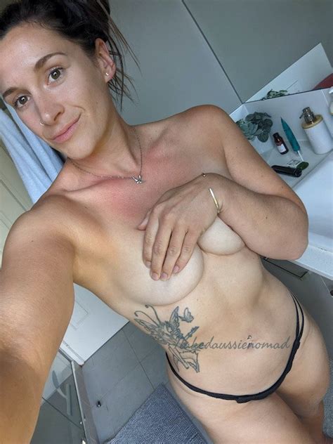 Braless Girls 35 Pics