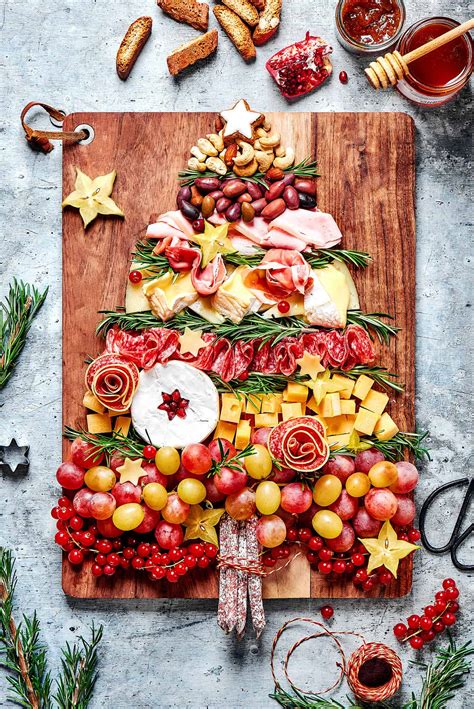 21 Amazing Christmas Charcuterie Board Ideas To Try