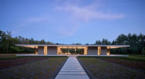 Minimalist Glass House By Specht Architects Architecture Magazine