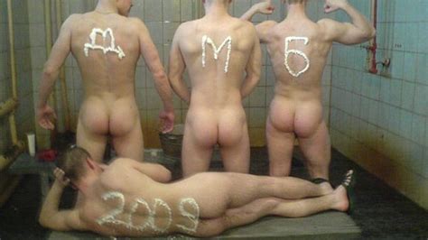 Soldados Desnudos En Las Duchas My Own Private Locker Room