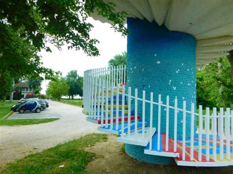 Balatonalmádi színes lépcs háttérkép 325636