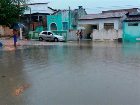 G1 Chuva Forte Alaga Ruas E Deixa 80 Pessoas Desabrigadas Em