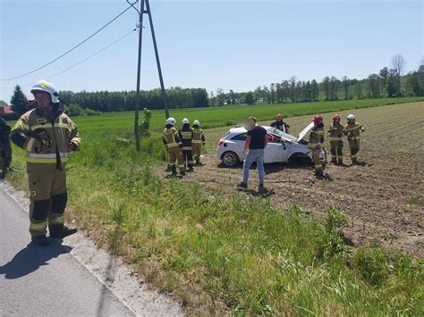 Poważny wypadek w powiecie krakowskim Kierowca wylądował w szczerym