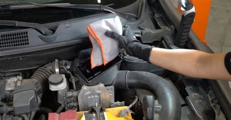 Cómo cambiar filtros de aire Nissan Qashqai J10 Guía de sustitución