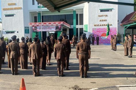 Kajari Batam Pimpin Upacara Hari Bhakti Adhyaksa Ke 63 Di Kejari Batam