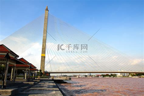 泰国曼谷湄南河上的拉玛八世桥高清摄影大图 千库网