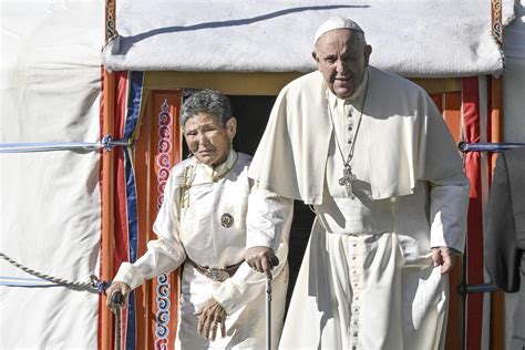 Papa Francisco Se Re Ne Con L Deres De Otras Religiones
