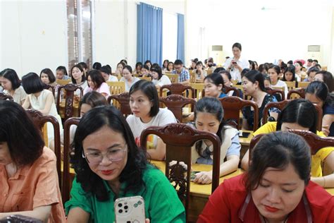 Giao lưu đối thoại với đoàn viên công đoàn