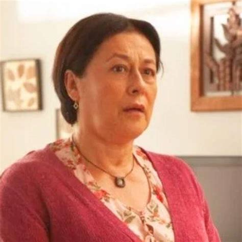 La actriz Alina Lozano aceptó casarse con su novio 30 años menor en