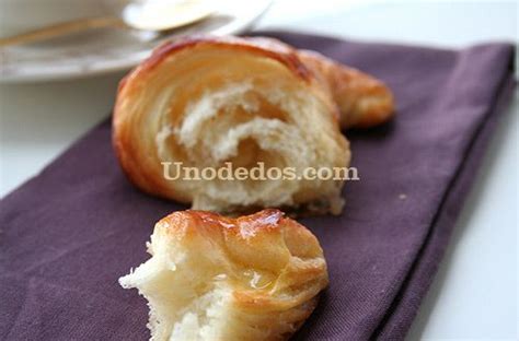 Croissant Cruasán Cómo hacer cruasanes caseros Uno de dos