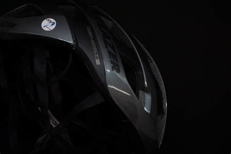 超軽量ヘルメットに艶感たまらぬ新色登場LAZER GENESIS AF GlossTitaniumY sRoad PORTAL