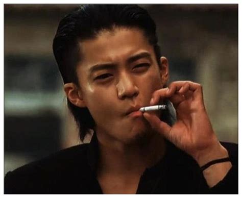 男神吸烟照小栗旬痞帅小李子翘兰花指看到图四太怀念