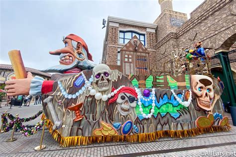 There S ANOTHER Way To Ride A Mardi Gras Parade Float At Universal