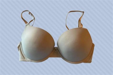 D Cup Breasts And Bra Size Ultimate Guide TheBetterFit