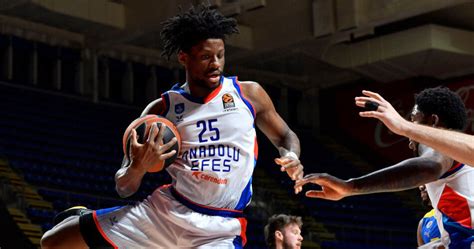 Anadolu Efes Lider Real Madrid E Konuk Oluyor Eurohoops