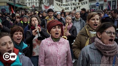 Senado de Francia aprueba polémico proyecto de reforma de pensiones N24