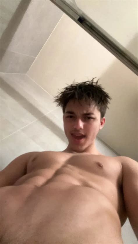 Influencer Braden Sherota Nu Batendo Punheta Foto De Penis