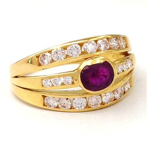 Kt Yellow Gold Ring Ct Ruby Ct Diamonds Catawiki