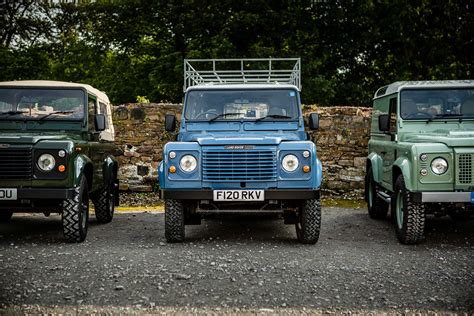 Land Rover Classic lança Defender Works V8 Islay Edition