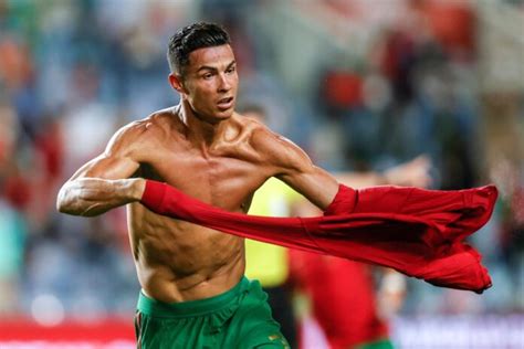 Cristiano Ronaldo se convierte en el máximo goleador de selecciones de