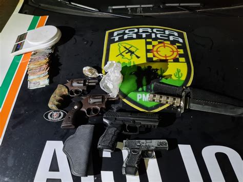 PMCE Apreende Armas E Drogas Enterradas Em Praia No Pirambu