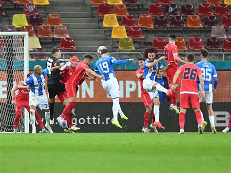 Antrenorul român a găsit soluția pentru postul problemă de la FCSB