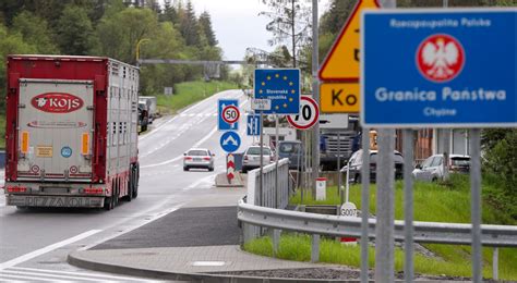 Szef MSWiA wznawiamy tymczasowe kontrole na granicy ze Słowacją