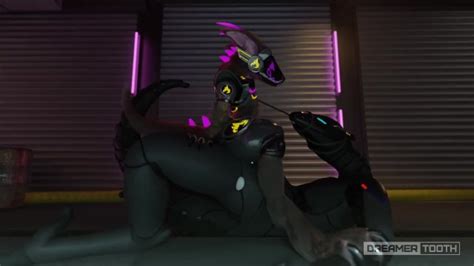 Winziges Protogenm Dchen Dominiert Grossen Synth Pelzig Roboter
