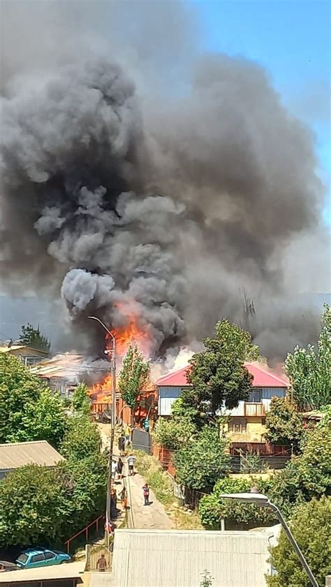 Bomberos de Chile on Twitter 𝗔𝗛𝗢𝗥𝗔 Bomberos trabajan en 2 alarma