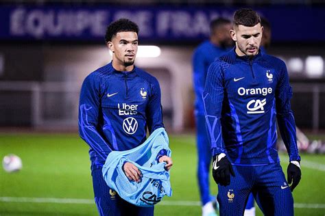 Equipe De France Edf Deschamps Attend D J Zaire Emery Au Tournant