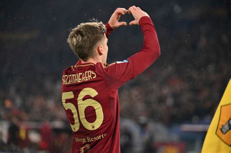 Serie A Vince La Roma Contro Il Lecce Dopo I Pareggi A Torino E Genova