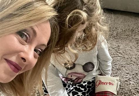 Giorgia Meloni Prima Estate Da Premier Le Rinunce Sono Tante